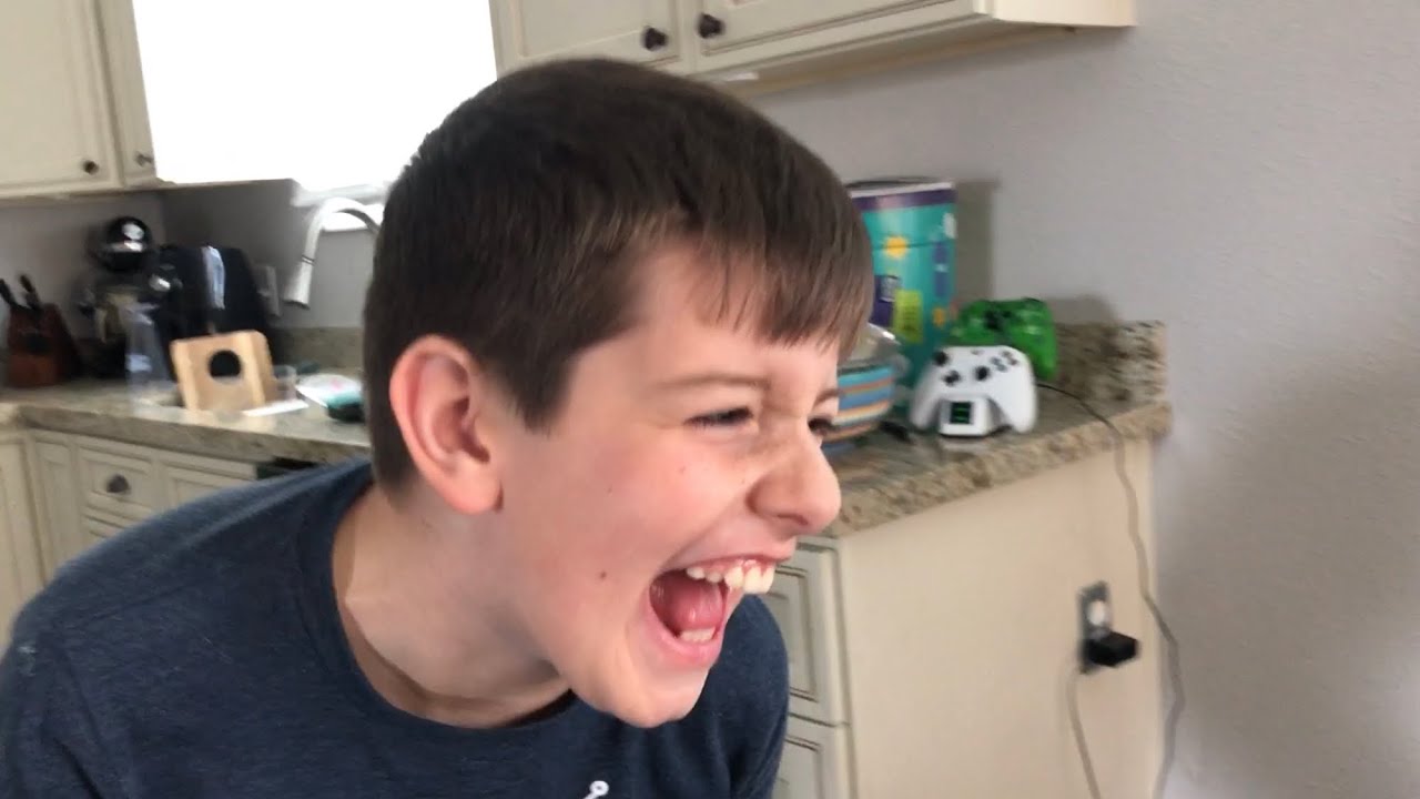 Kid Temper Tantrum New Toy That Farts On Daddy - Really Rad Robots ...