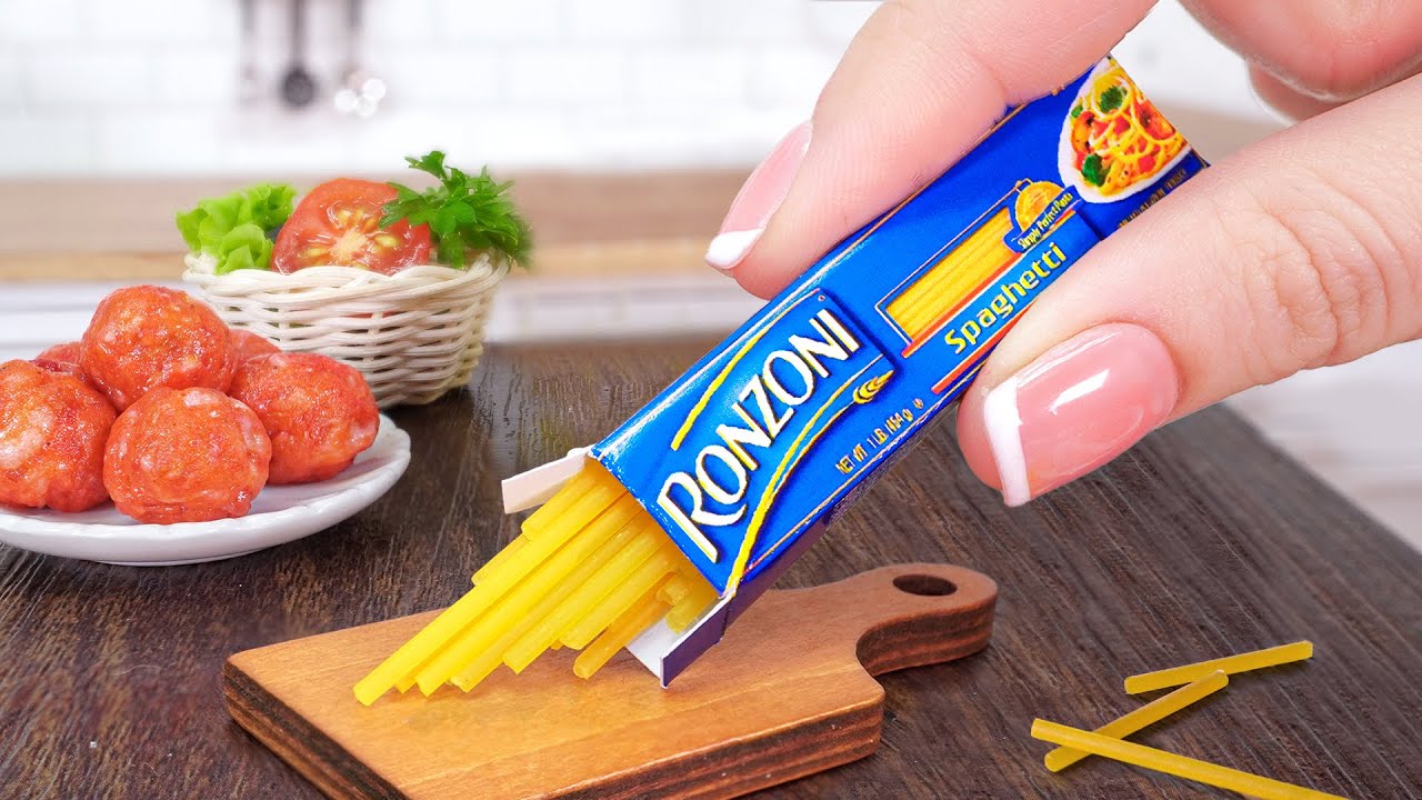 How to Cook Spaghetti with Tomato Sauce in REAL Miniature Kitchen ...