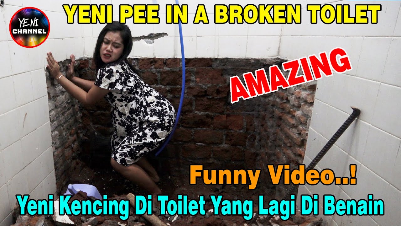 VIDEO LUCU DAN KONYOL !! YENI KENCING DI TOILET KOSONG YANG LAGI DI ...