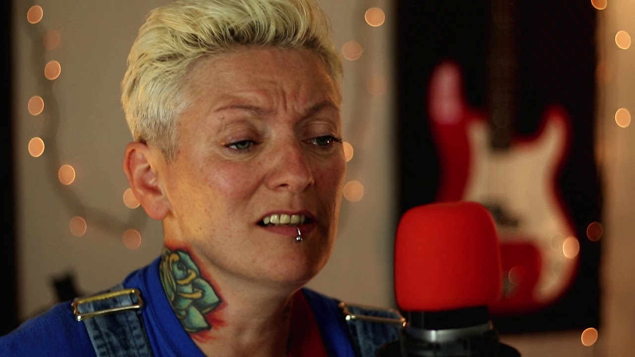 Noella Hutton "Out Of Sight" (LIVE) | Irish Music Video | Acoustic ...