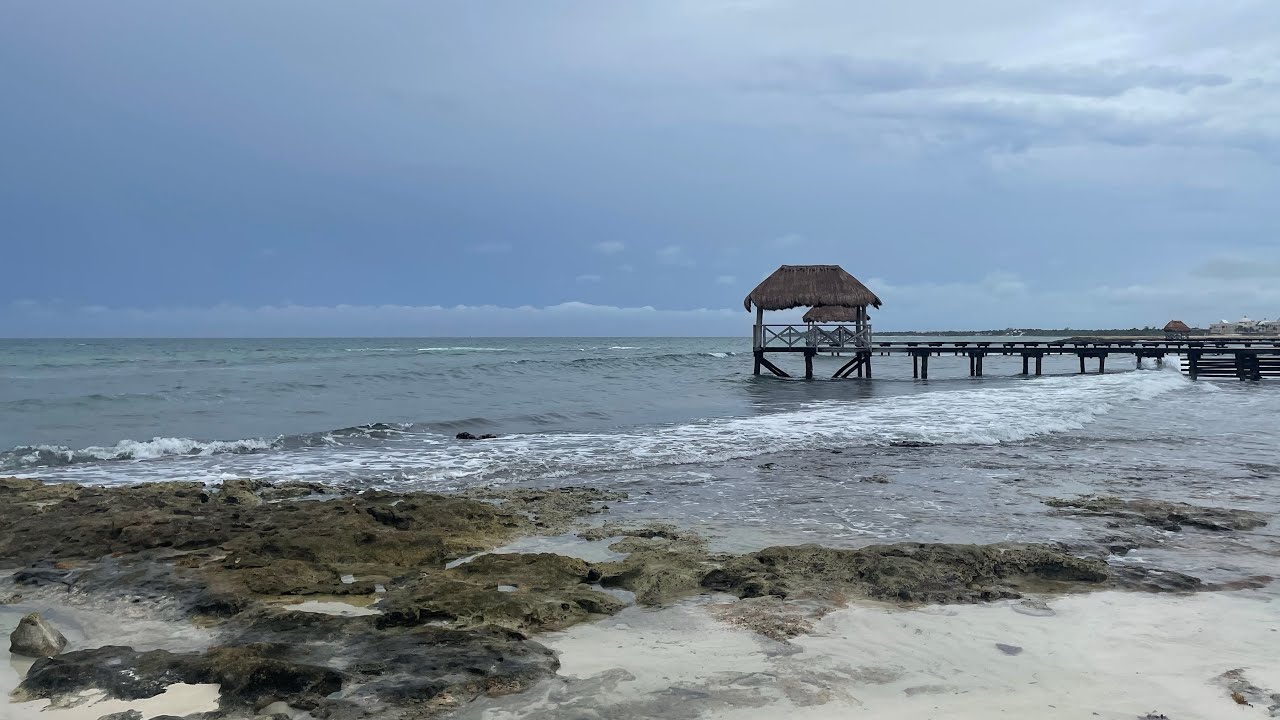 Beyblade Master Goes To The Beach In Mexico - YouTube