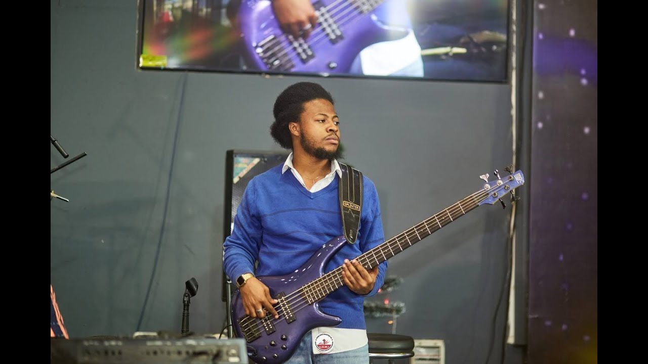 HOT GHANAIAN PRAISE MEDLEY || BY PASTOR JUSTICE || OF LIVING CELEBRANTS ...