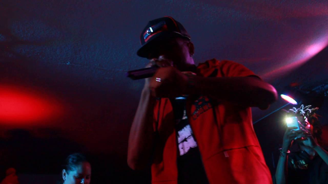 Cassidy Freestyles Live on Stage in Colorado Springs - YouTube