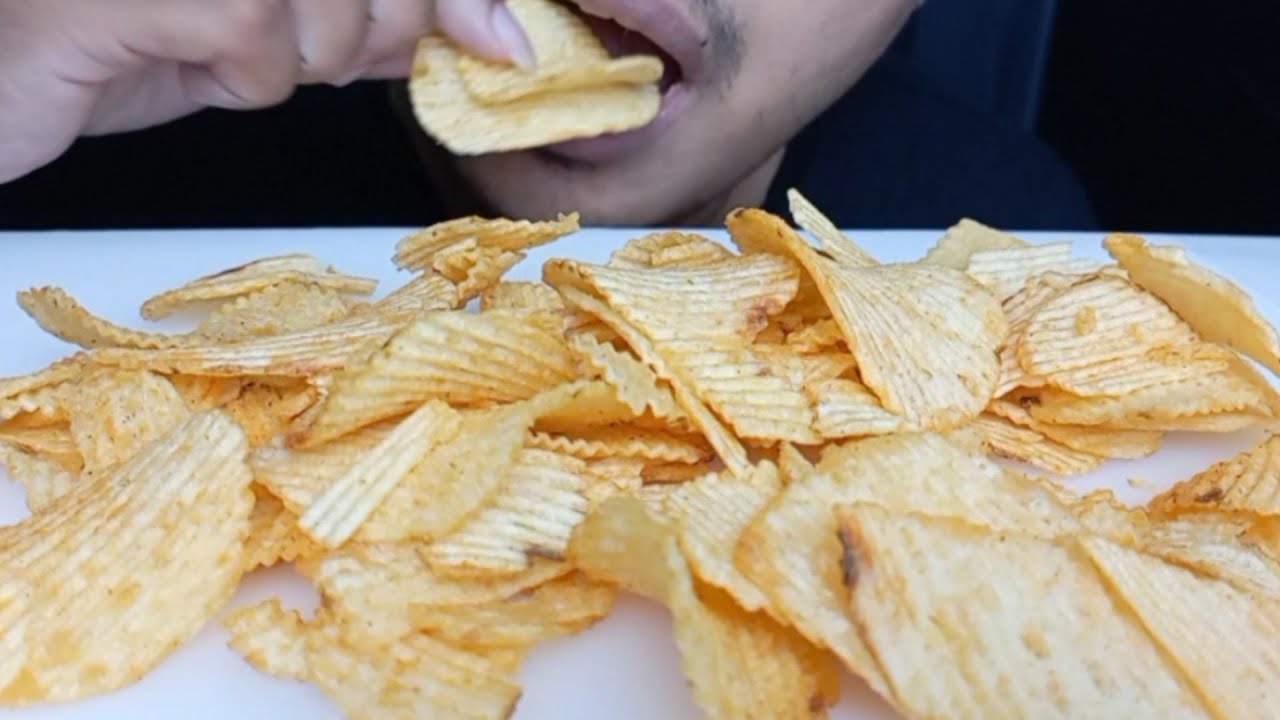 Eating Potato Chips | Crispy - YouTube