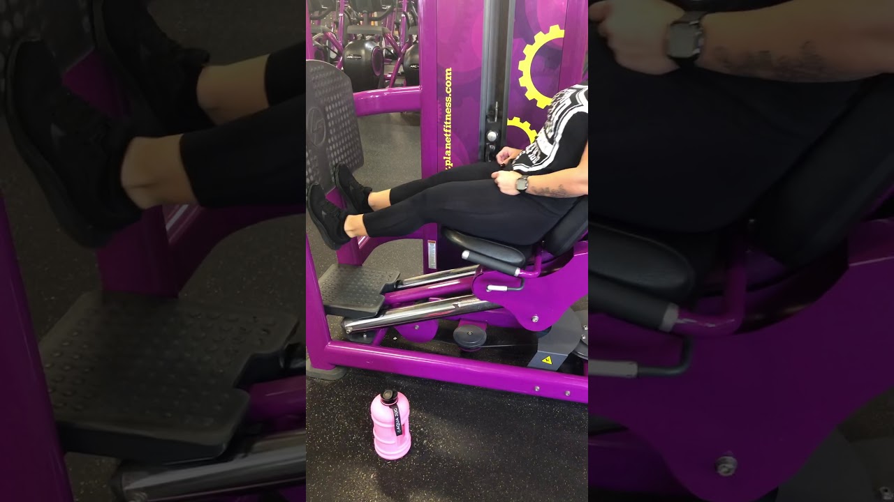 Toe presses on leg press - YouTube
