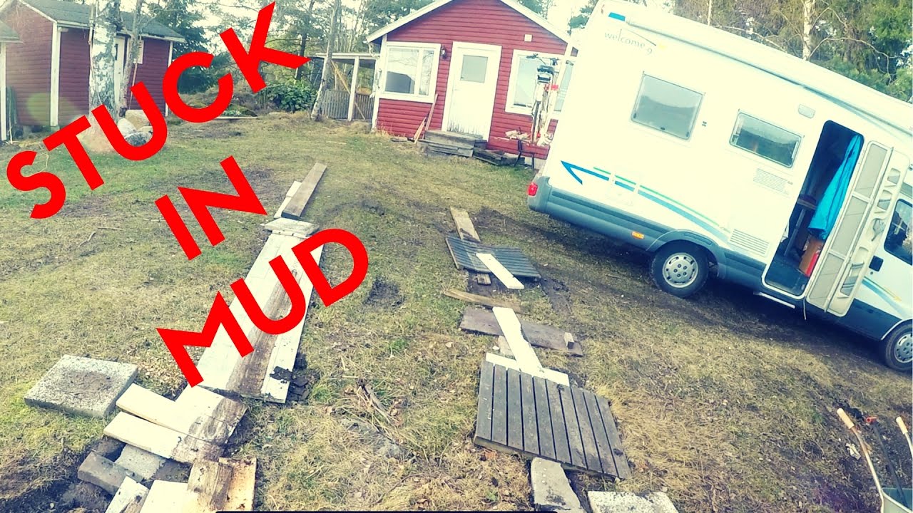 RV woman STUCK in the MUD, fears and tackal life in a positive way ...