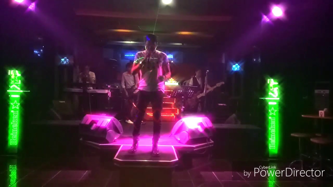 When i see you smile cover by D' Arion band - YouTube