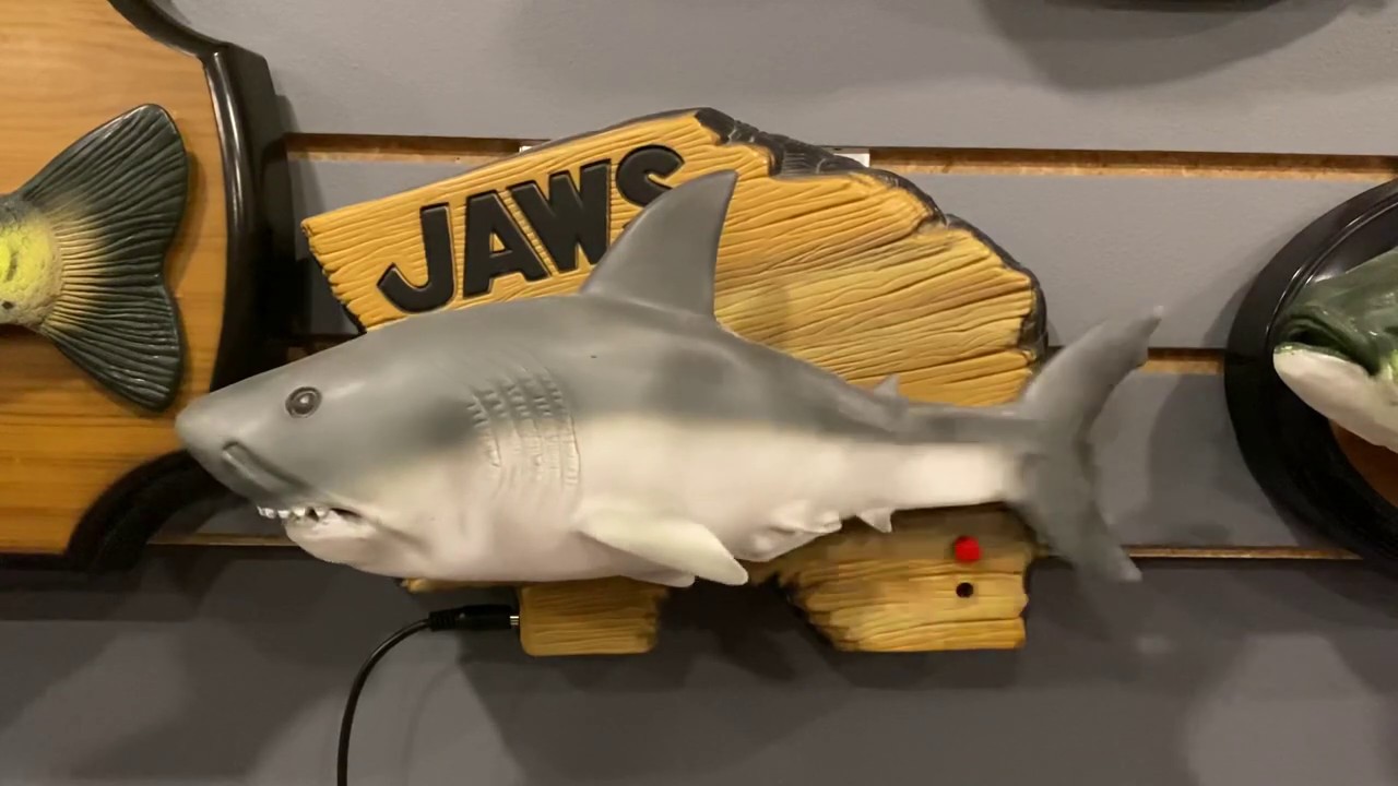 Jaws the singing shark - YouTube