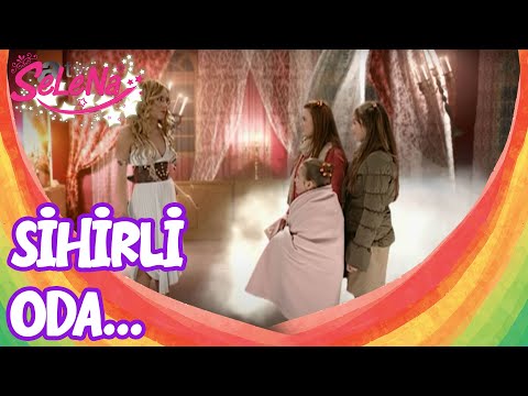 Kızlar Geceyi Selena'nın Sihirli Odasında Geçiriyor - Selena Sahneler