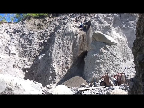 Traditional Quarry Work – Dangerous but Skilled Without Machines! - YouTube