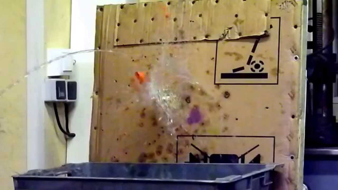 Explosion ballons d'eau ( patator , pistolet a bille ) - YouTube