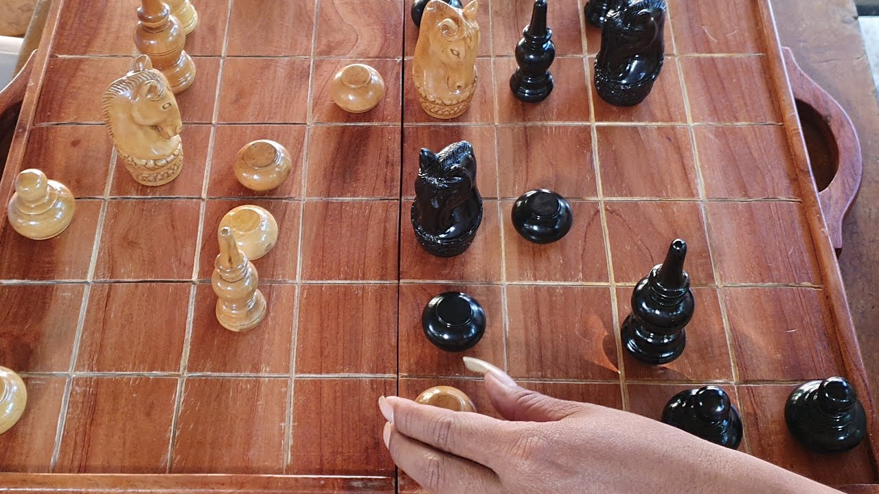 Ouk Khmer , Khmer Chess , Thai Chess , Makruk Thai - YouTube