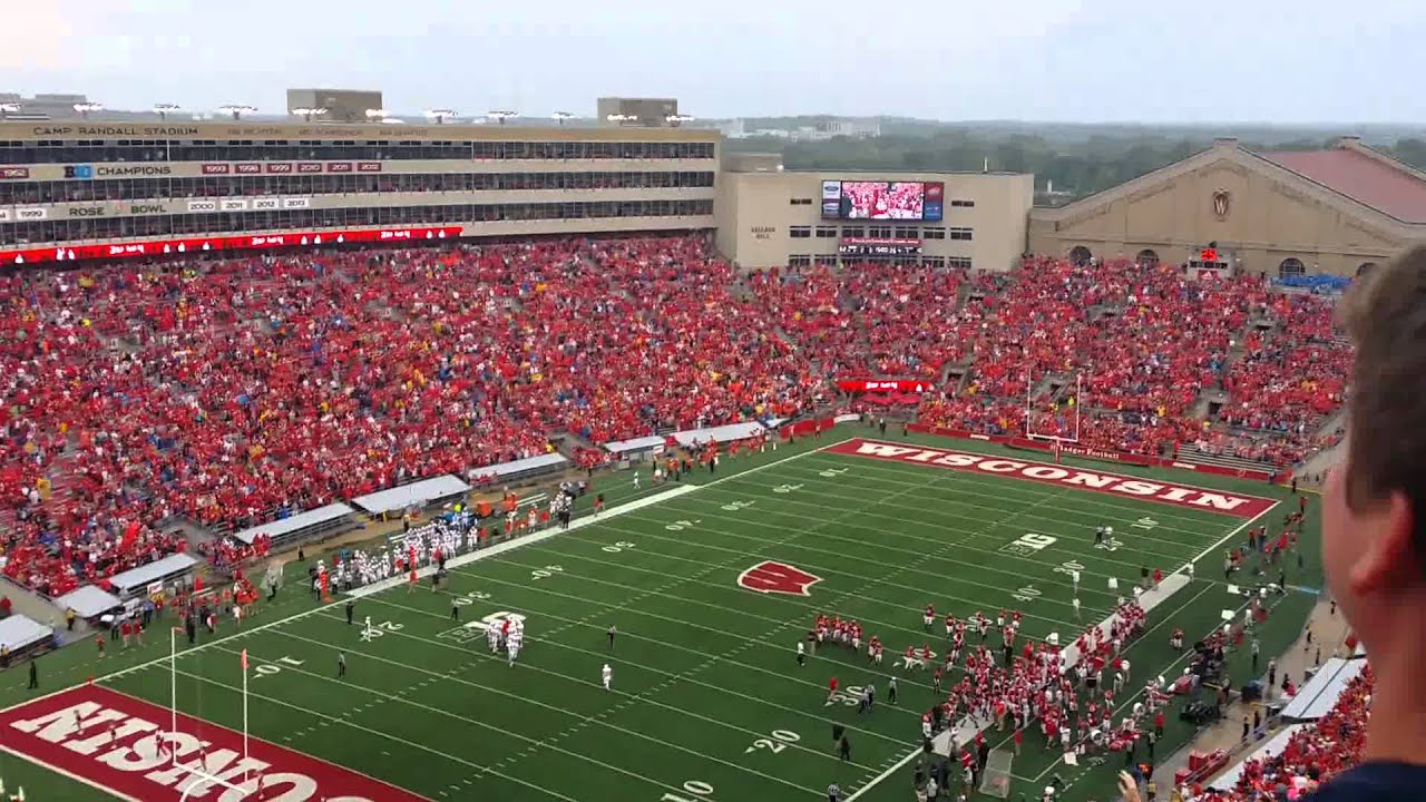 Wisconsin Badgers Jump Around 9/20/14 - YouTube