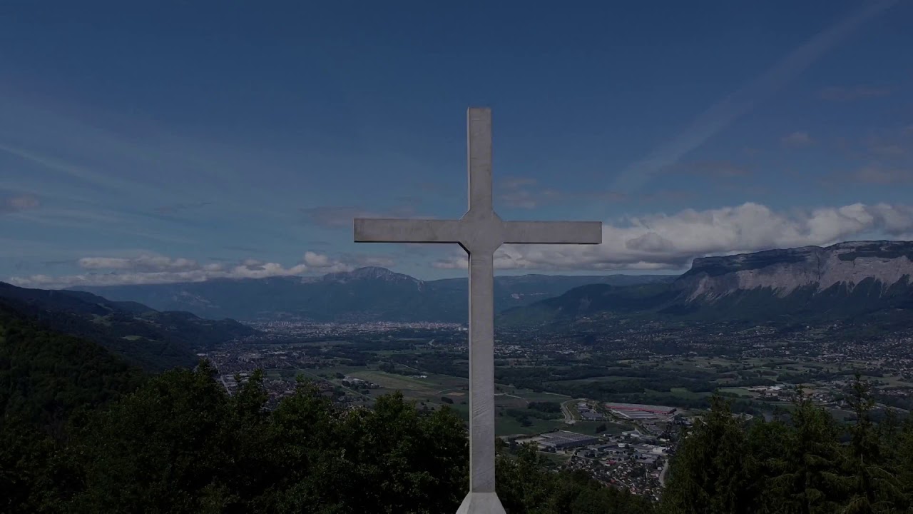 la croix de revolat vu du mavic mini - YouTube