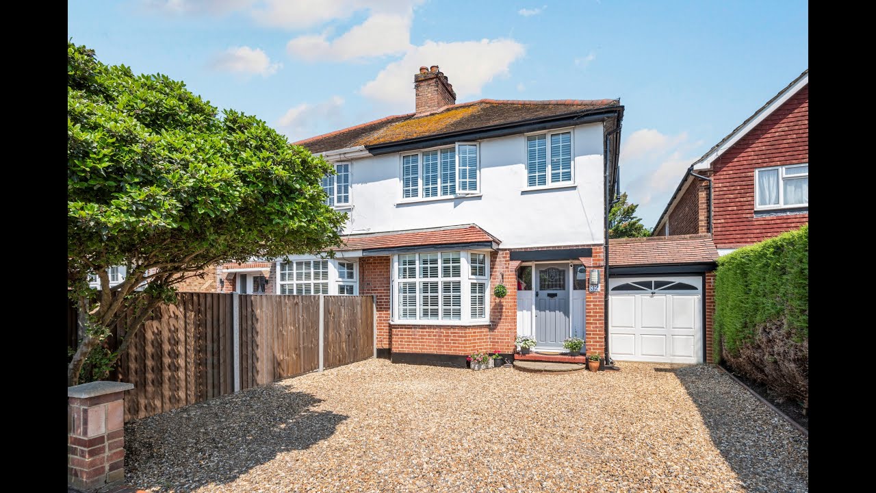 Wonderful Shepperton family home - YouTube