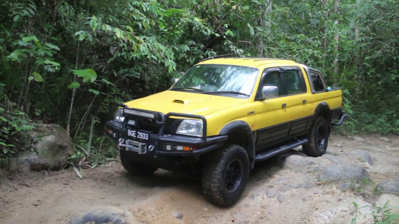 Mitsubishi storm 4x4 Bullbar build - YouTube