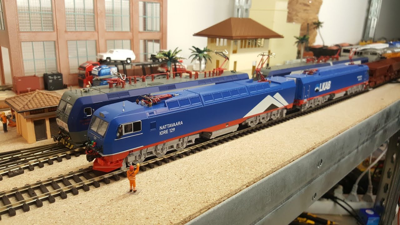 Roco IORE - 14.400 HP Iron Ore Train with 41 cars - 5 m long LKAB - YouTube