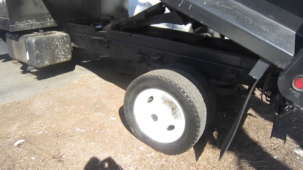 2004 Chevy WT5500 Isuzu Dump FOR SALE - YouTube