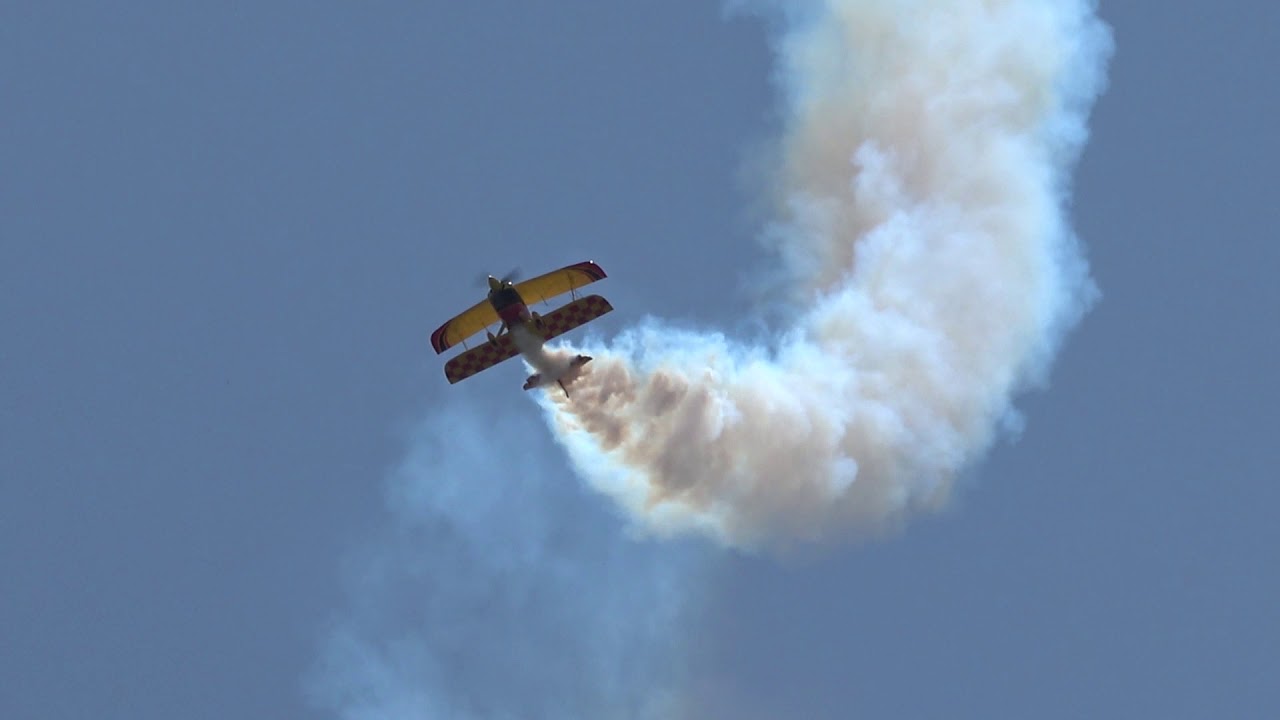 Wolf Pitts Pro Display Flown by Paul Bennet Tyabb Airshow 2020 - YouTube