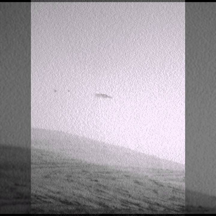 Strange flying objects on Mars - YouTube