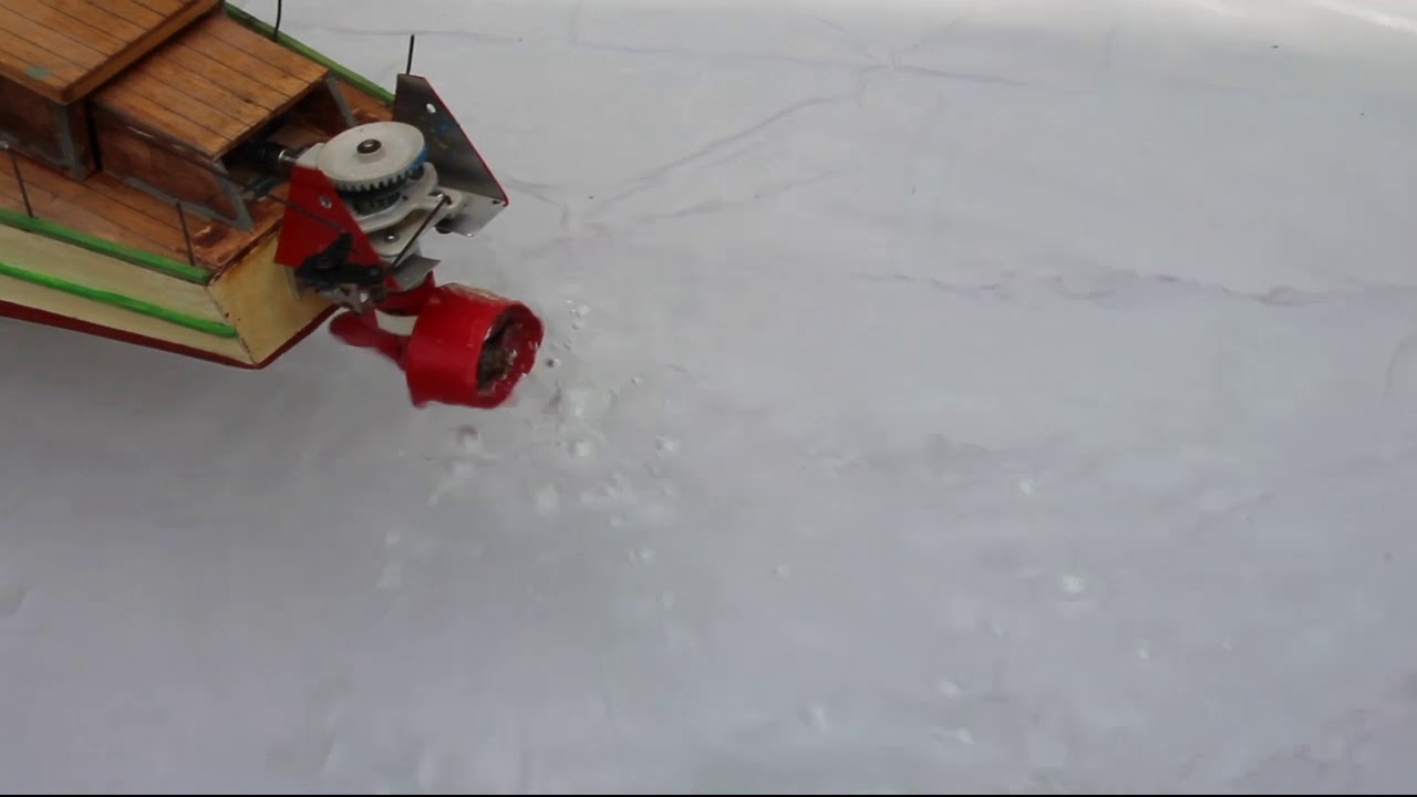 Graupner rudder-prop drive with Kort nozzle fitted to a day cruiser ...