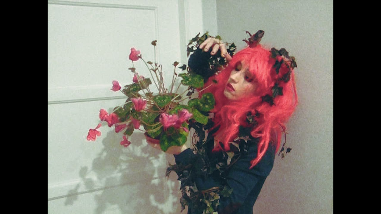 Poison Ivy Dr. Pamela Isley Cosplay - YouTube