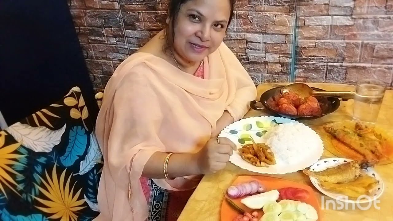 Ajker lunch - Plain rice, amodi mach, bhola macher jhal, dim kosha and ...