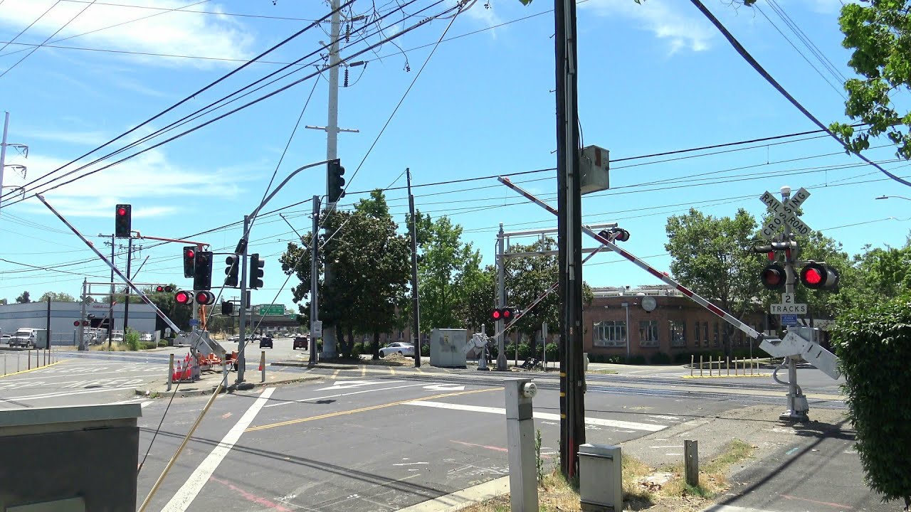 [Temporary Crossing Setup] Stockton Blvd. & 34th St. Intersection ...