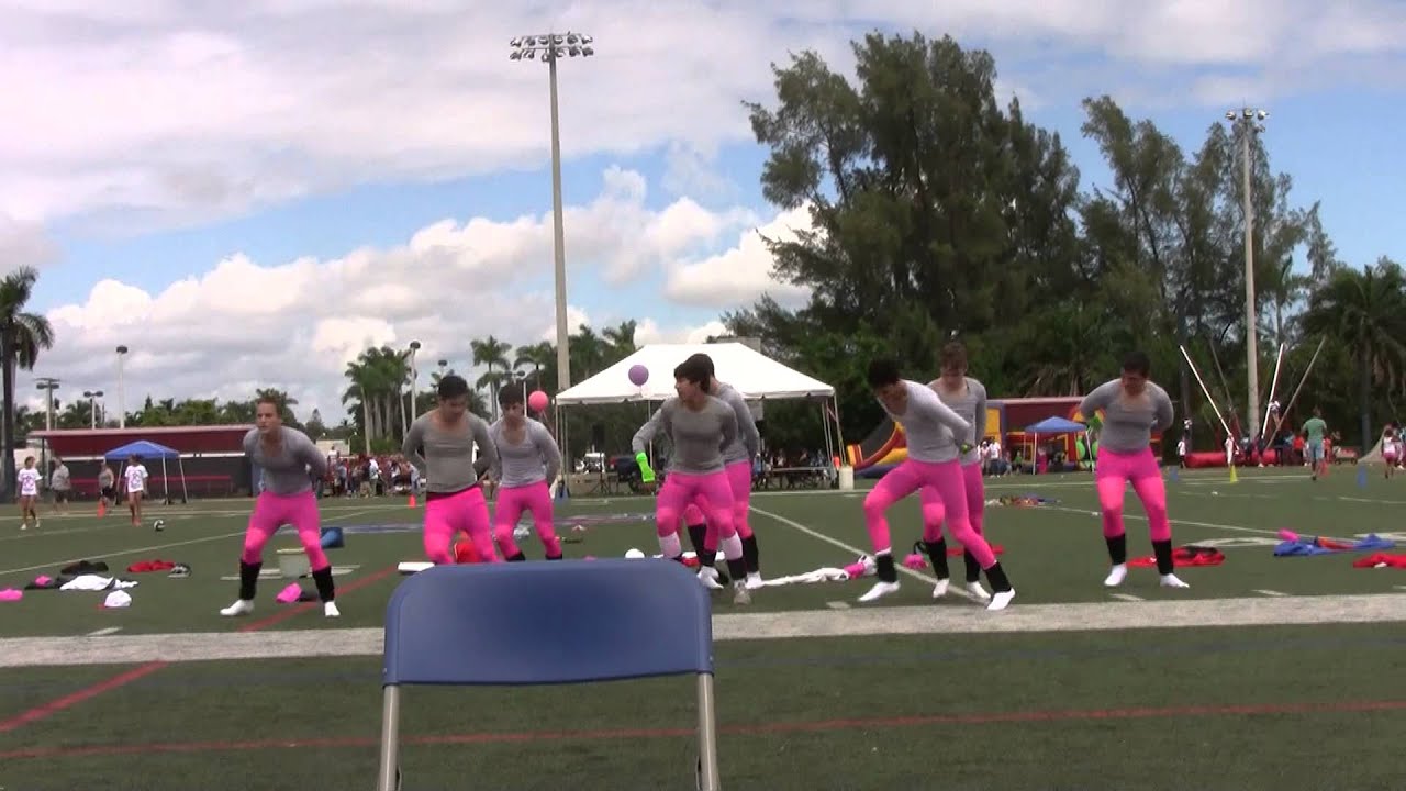 Powder Puff Cheerleading-Seniors - YouTube