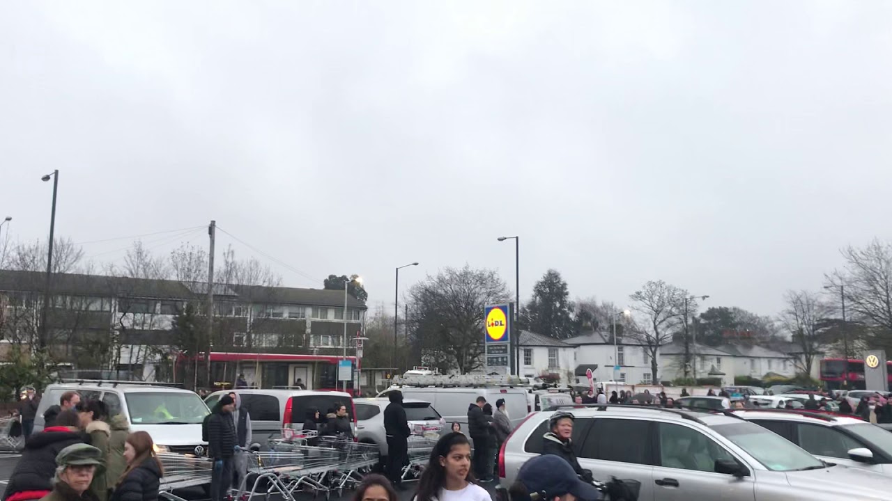 New Lidl Store opening day in Fulwell London || shortage of Food in ...