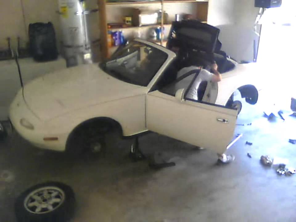 Miata Boss Frog Double Hoop Rollbar install timelapse - YouTube