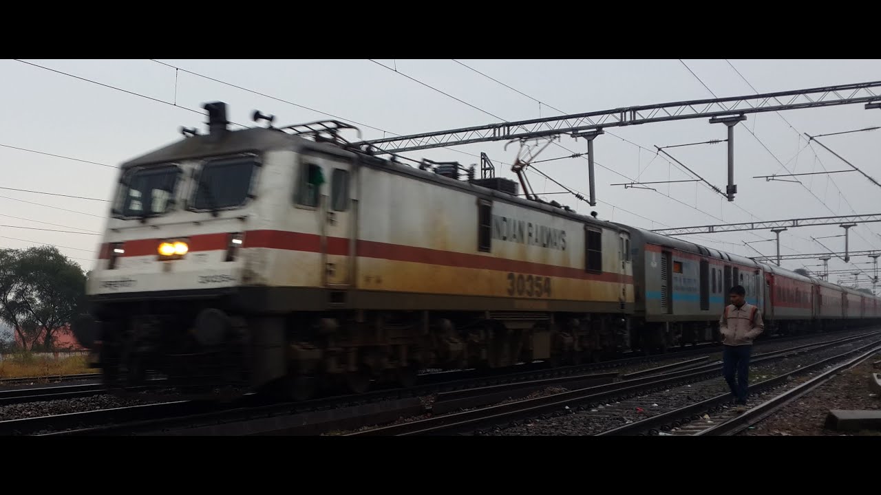 12951 Mumbai Rajdhani with Offlink RPM WAP7 honking & Rapidly ...