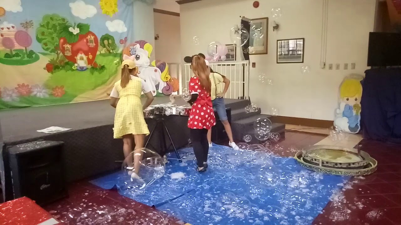 Playhouse Themed Bubble Show by The Bubble Factory (Roppets Edutainment ...