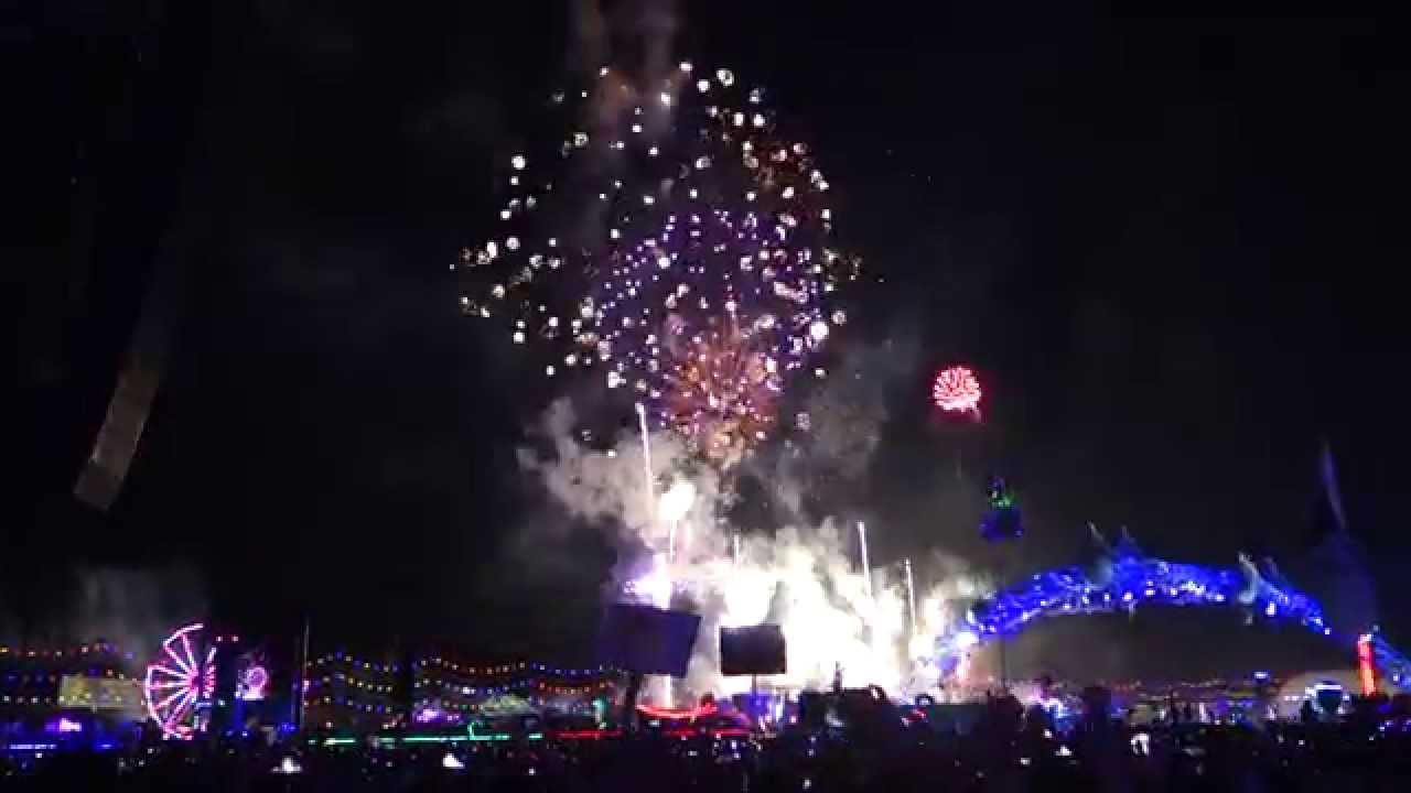 EDC 2015 Las Vegas - Saturday Fireworks - YouTube