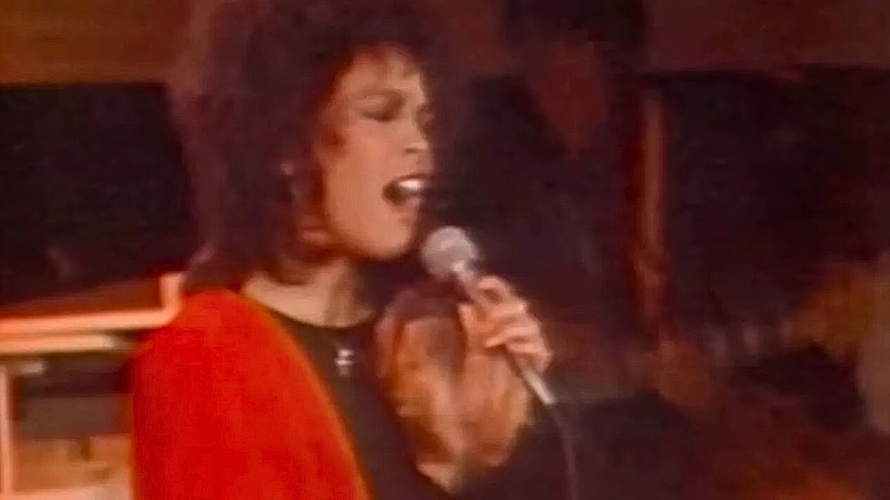 Whitney Houston 'Solid' Rare Live Snippet Sweetwater's Club 1985 - YouTube