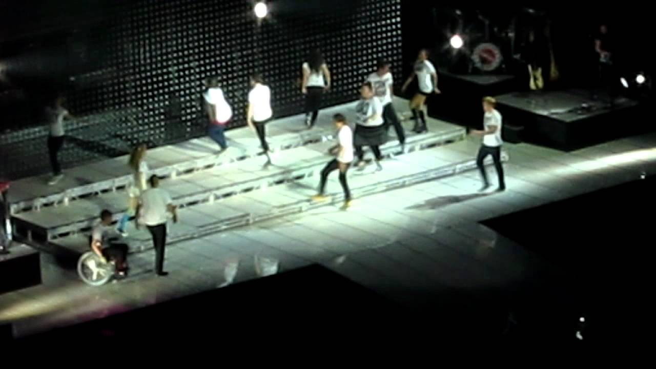 Born This Way & Firework; Glee LIVE - YouTube