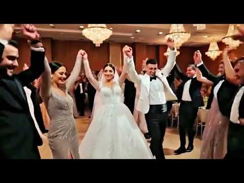 Düğünde  kadınlar halay oynuyorlar  #halay #halaybasi #şefo #kurdish #kurtce #düğün #gelin #batman