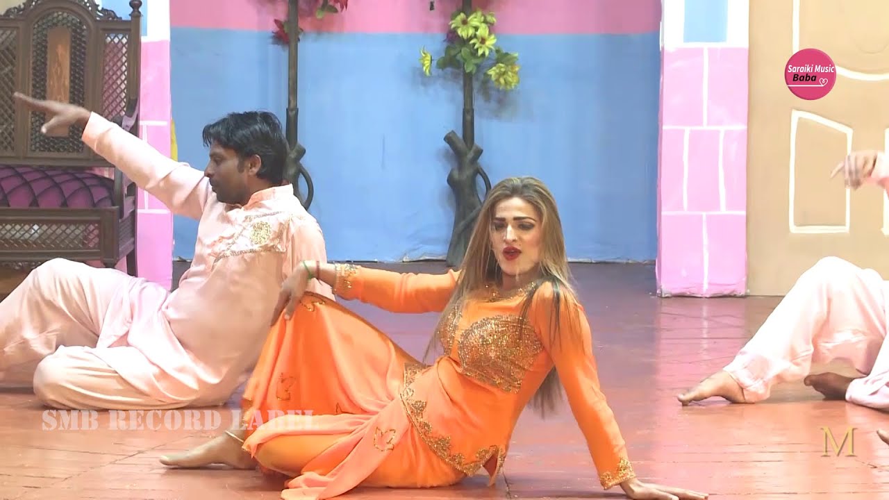 NEW PERFORMANCE AGG LAG GAI WAY STAGE DANCE | AZRA JEHAN PUNJABI SONG ...