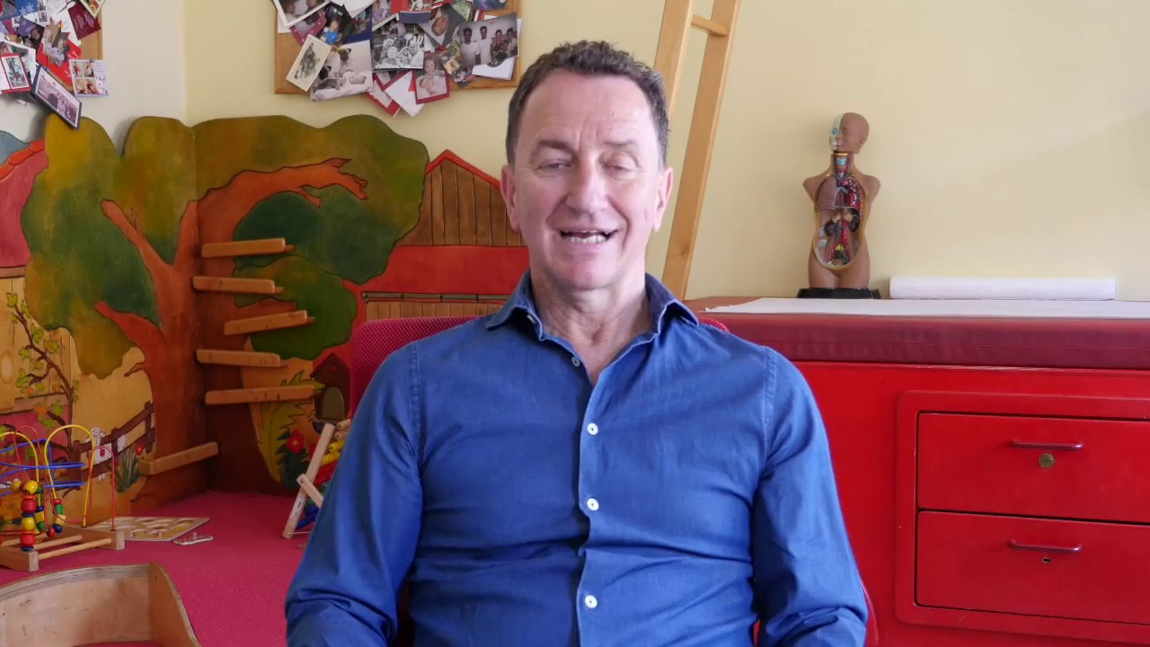 Urlaub mit Kindern. Tipps von Kinderarzt Dr. Martin Karsten - YouTube