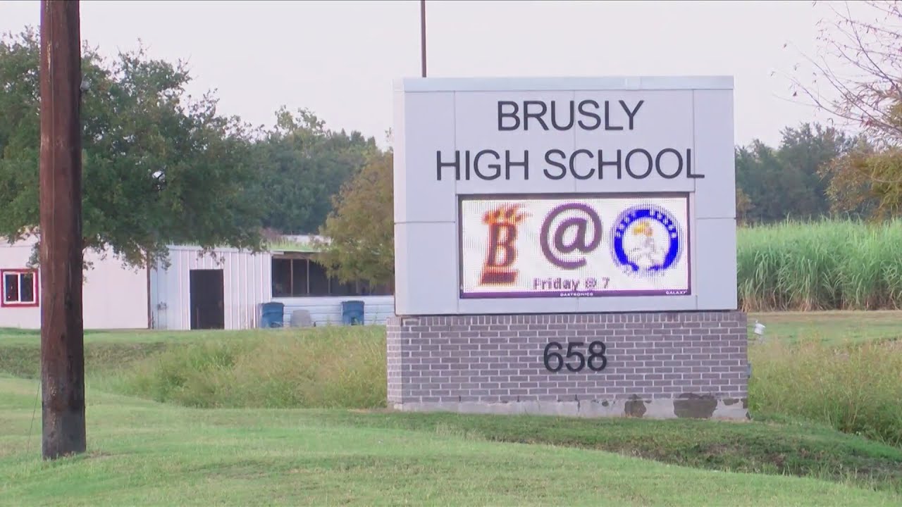 Former Brusly teacher reinforces love, unity after football night ...