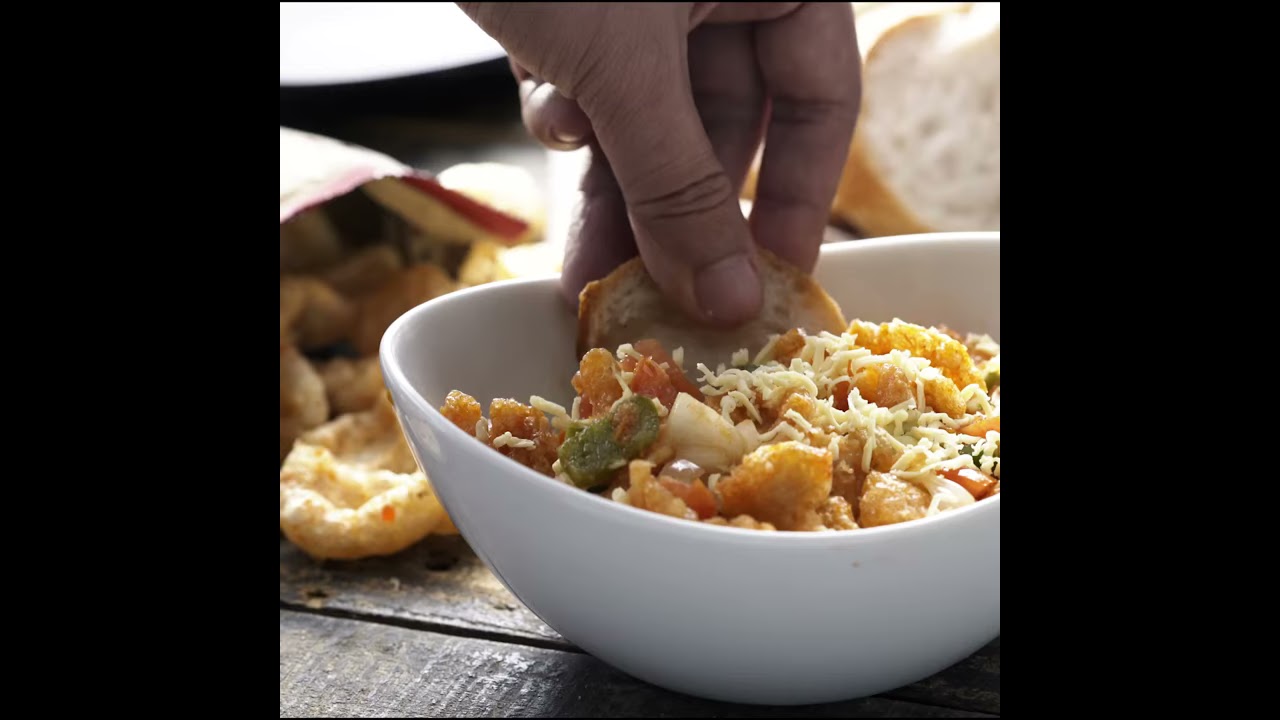 Oishi Spicy Baked Porky Popps Salsa Recipe - YouTube