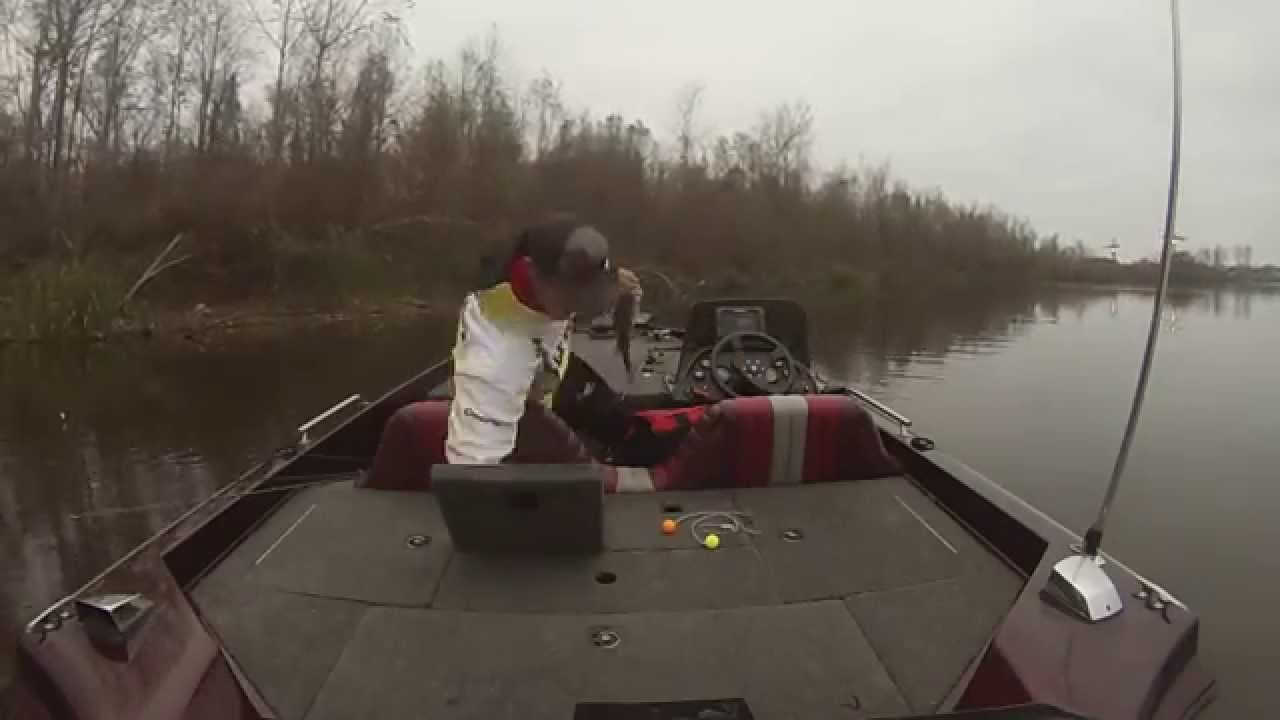Bass Fishing Red River Pool 3 - YouTube