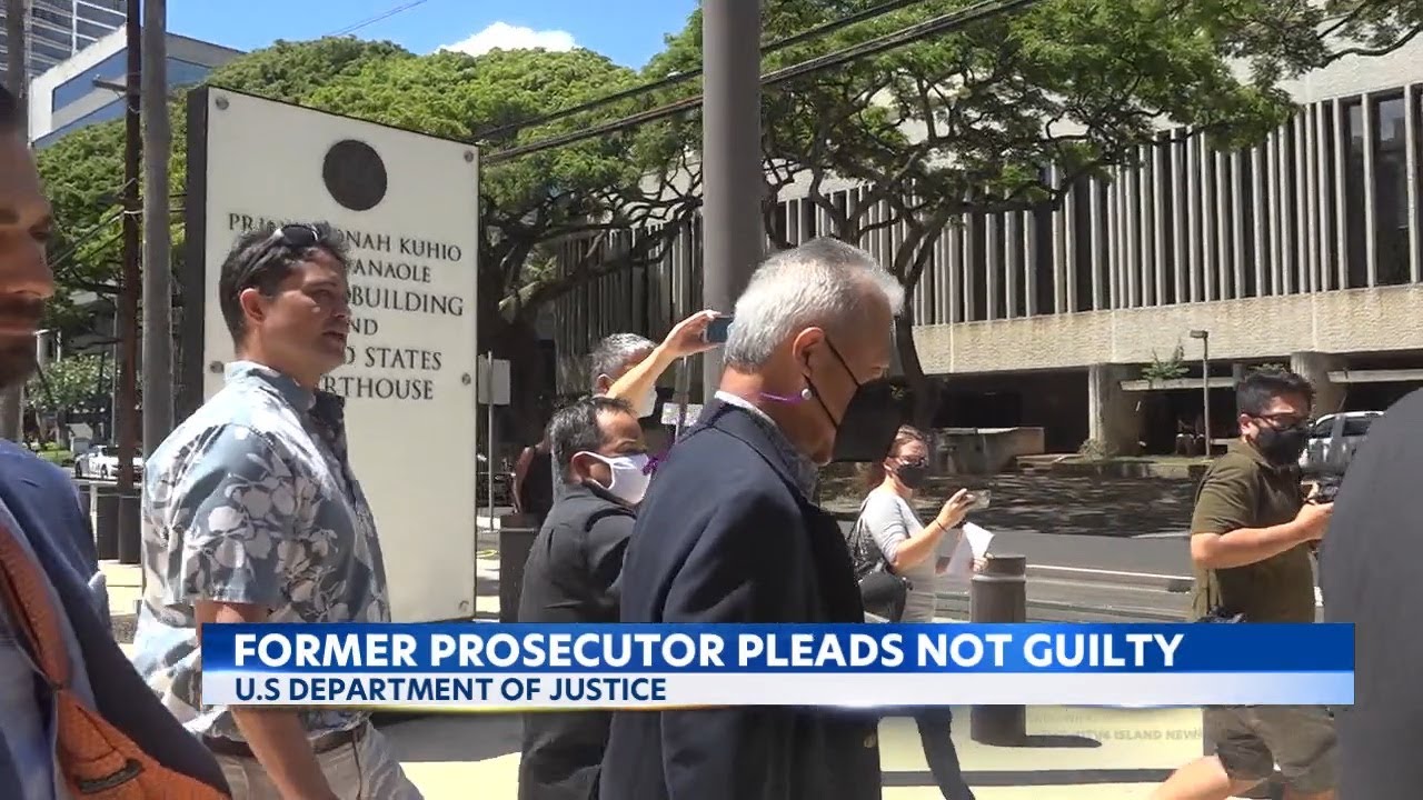 Former Honolulu prosecutor pleads Not Guilty to bribery - YouTube