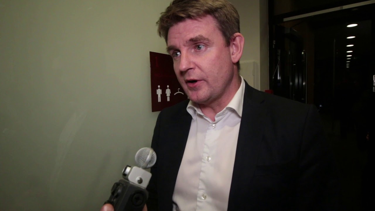 Aksel V. Johannesen eftir at fiskivinnulóggávan varð samtykt - YouTube