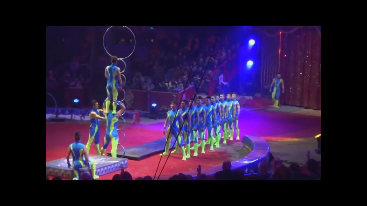 INCREDIBLE CHINESE ACROBAT HIGH JUMP | WORLD RECORD - YouTube