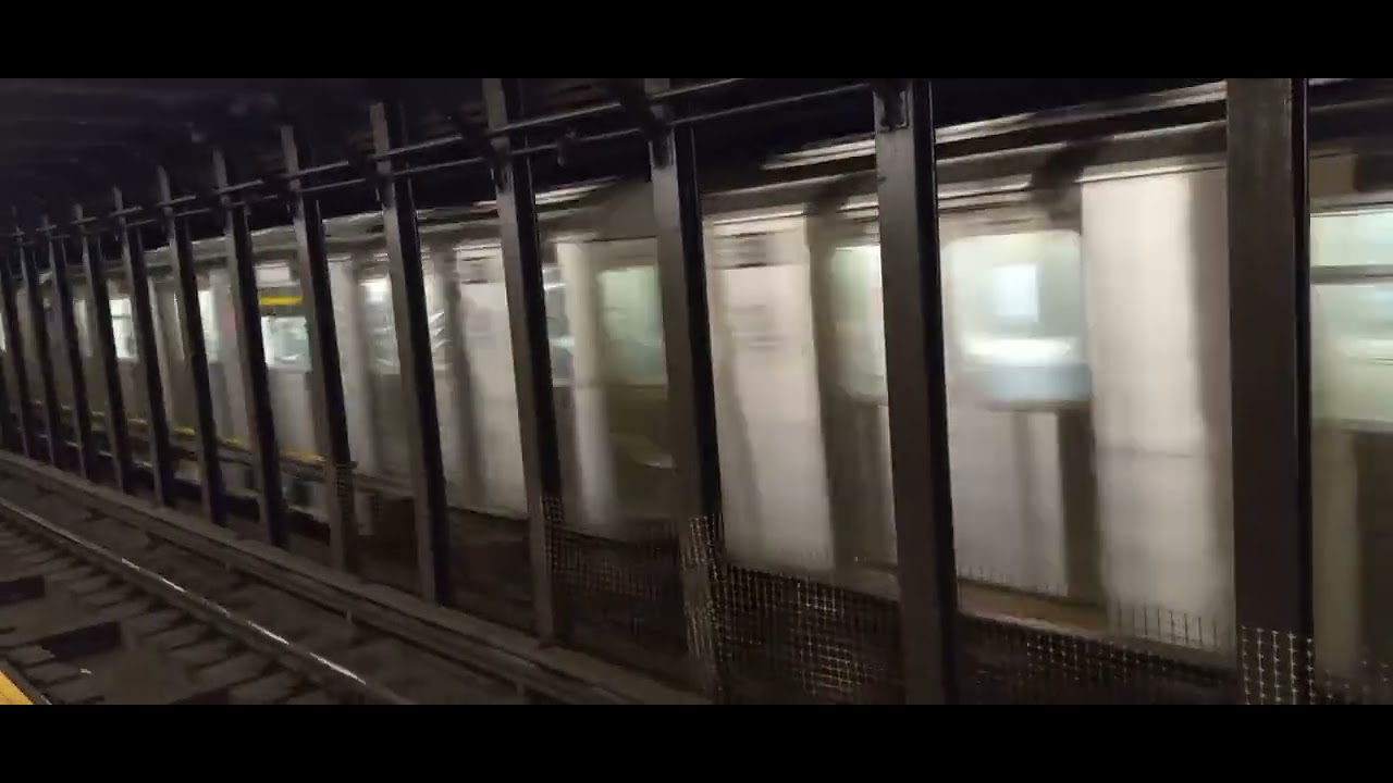 New York City up-close - NYC subway express trains, November 17, 2022 ...