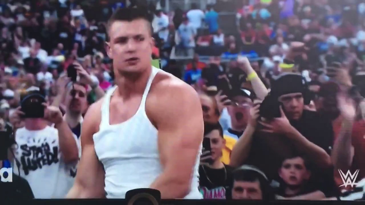 WrestleMania 33: Rob Gronkowski helps Mojo Rawley - YouTube