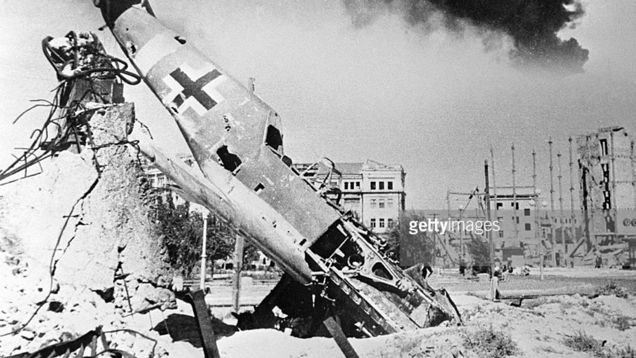 The Defence Of Stalingrad - YouTube