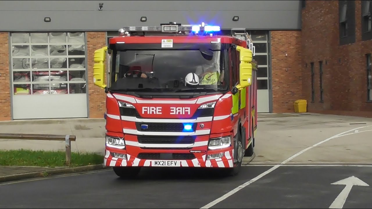 Chester Papa 1 Turnout / E09P1 Turning out to an incident / Cheshire ...