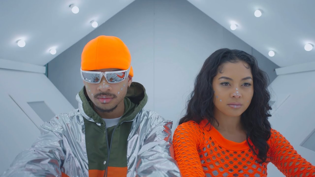 Alien Invasion - DANCE CLASS EDITION 👽 - YouTube